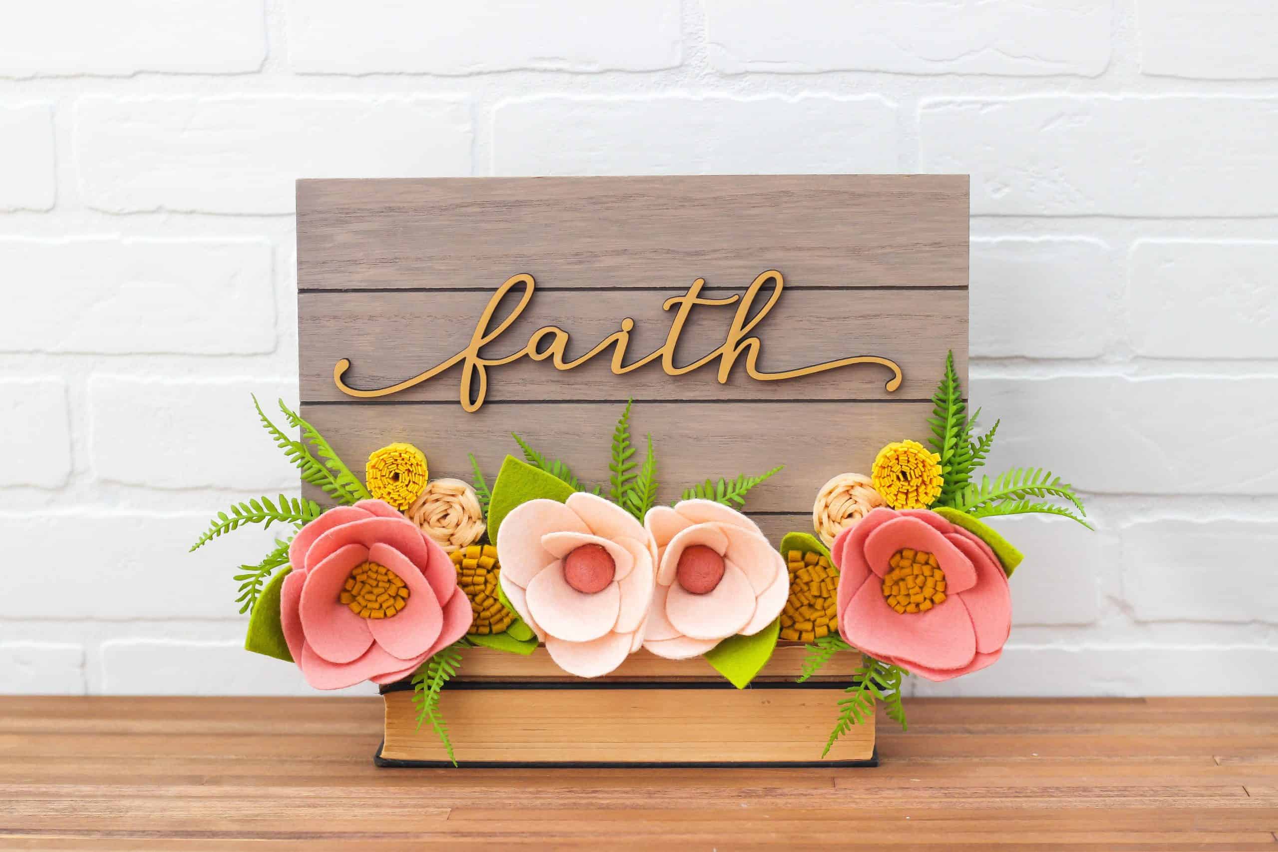 how-to-make-a-felt-flower-sign